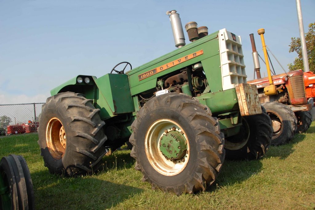 The Oliver 1900 B: A Game Changer in High-Horsepower Farming - Diesel World