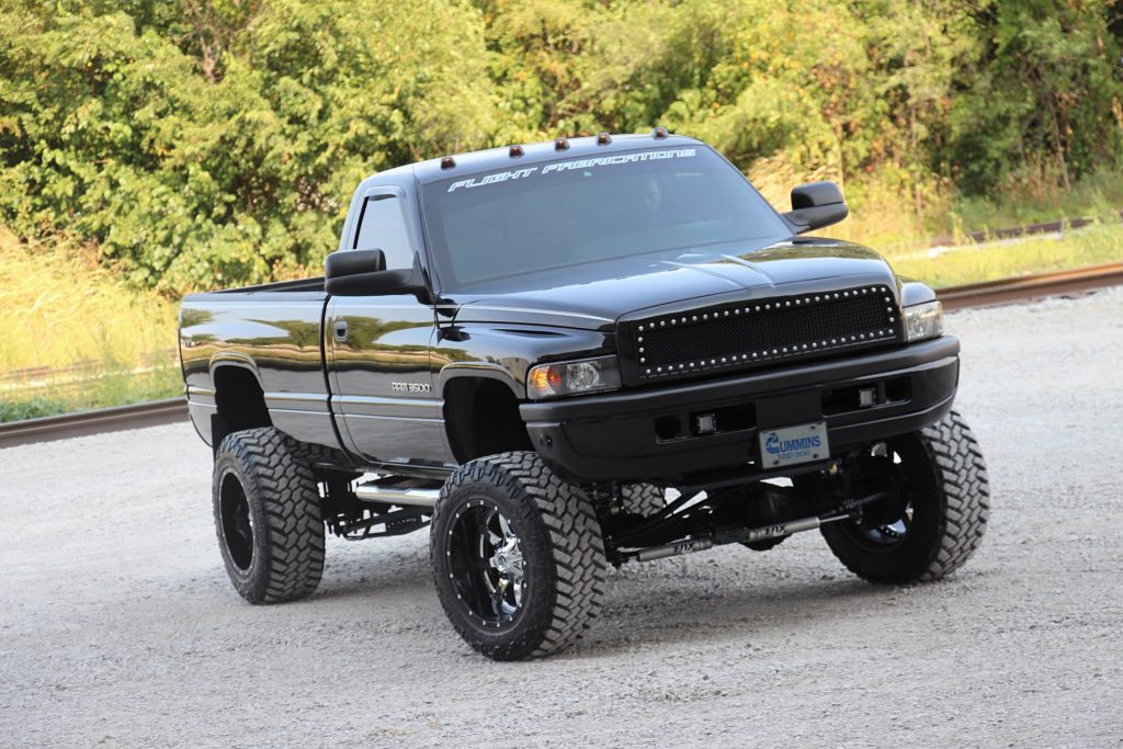 Second-Gen Dodge Ram With Custom Compounds - Diesel World