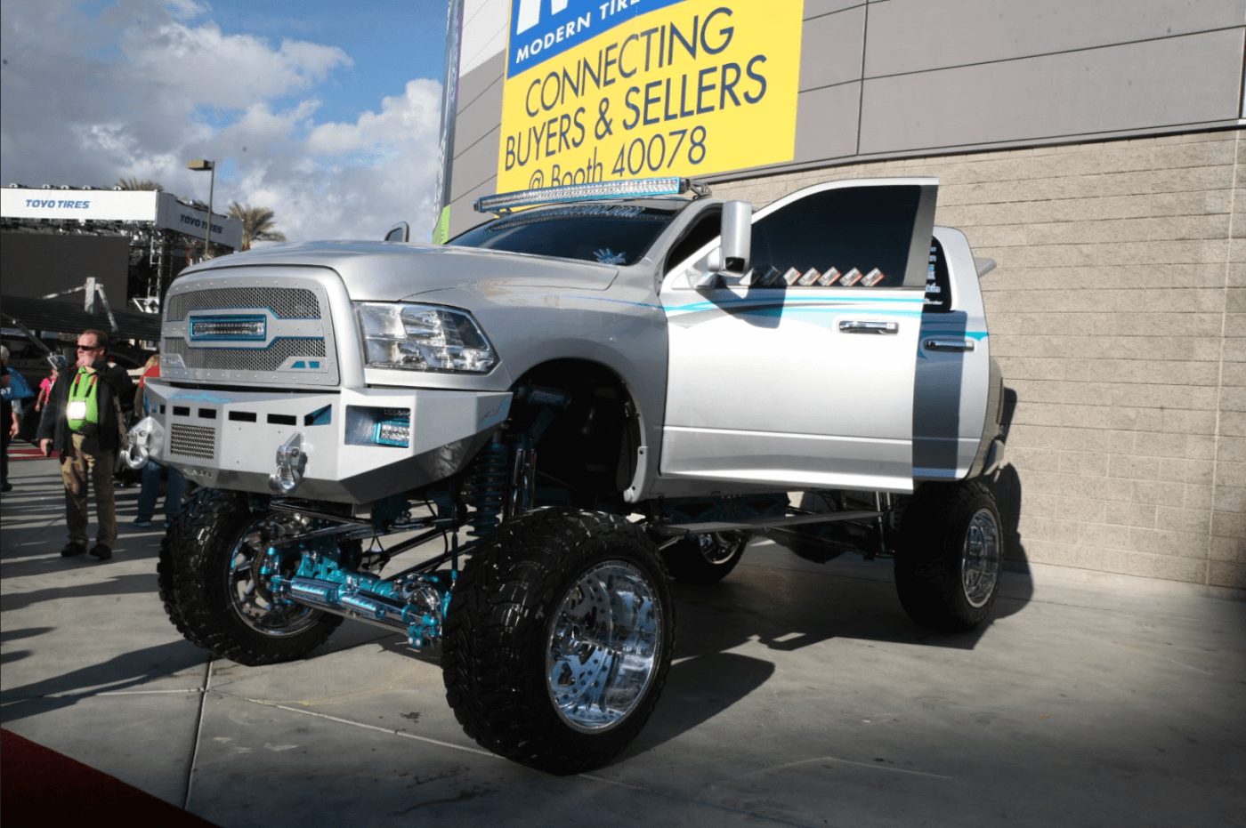 SEMA 2015: Rigs and Rides - Diesel World