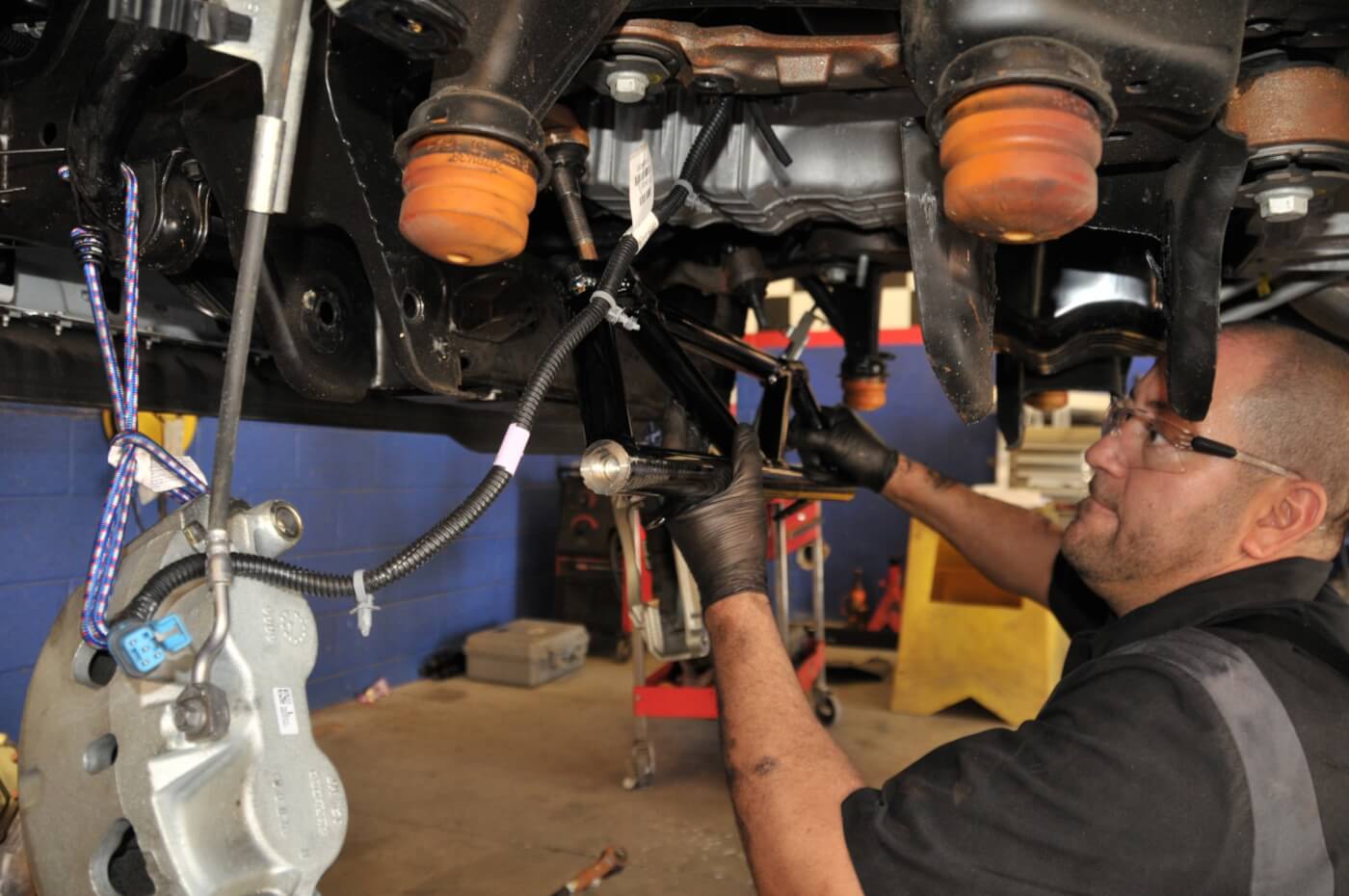 CST Kit: Lifting a 2015 GMC - Diesel World