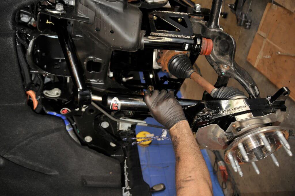 CST Kit: Lifting a 2015 GMC - Diesel World