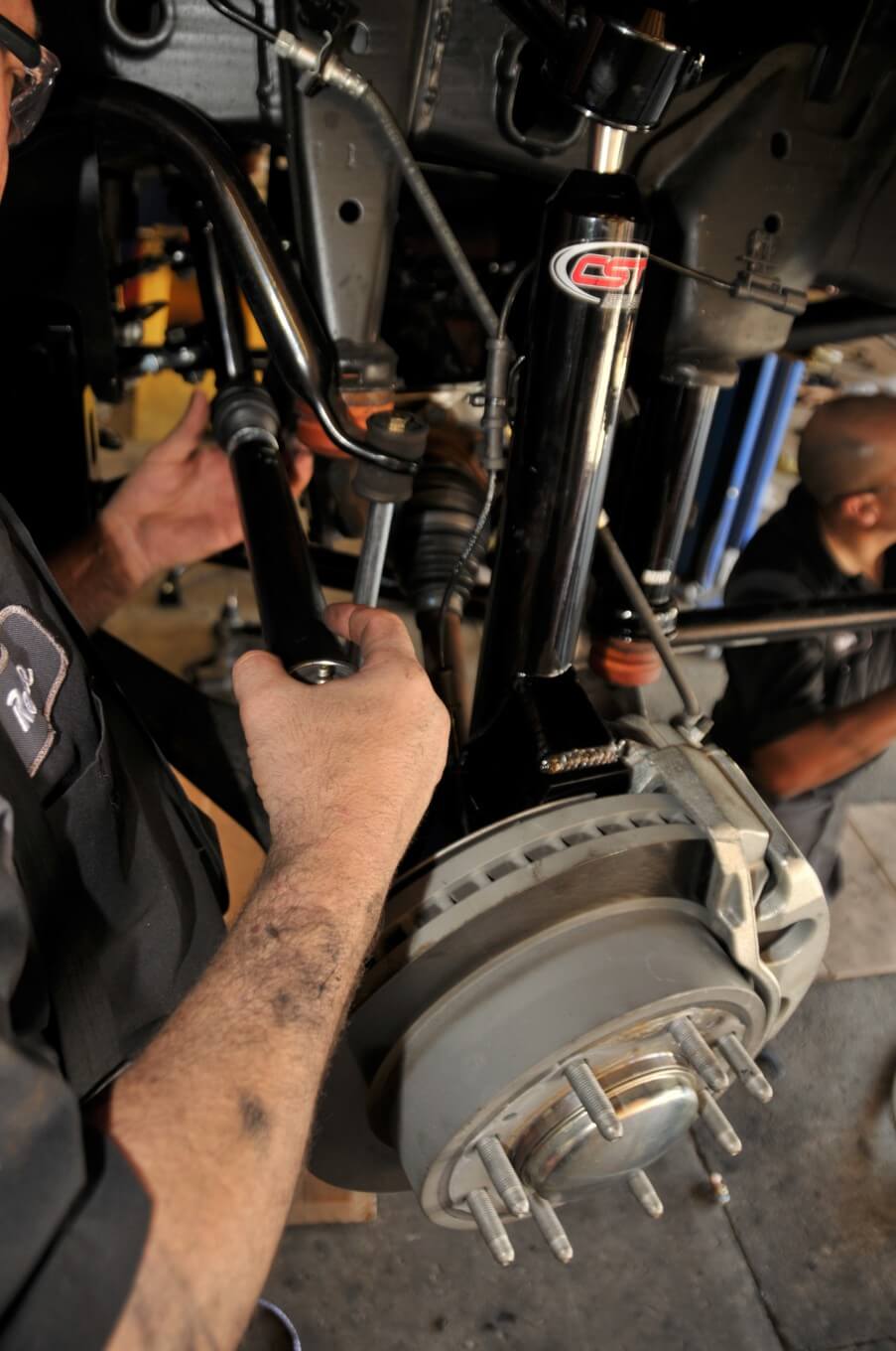 CST Kit: Lifting a 2015 GMC - Diesel World