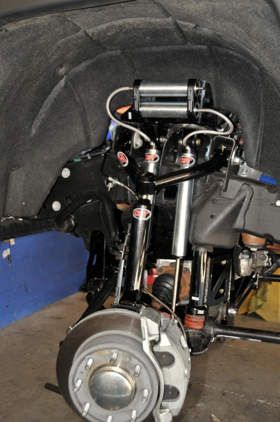 CST Kit: Lifting a 2015 GMC - Diesel World