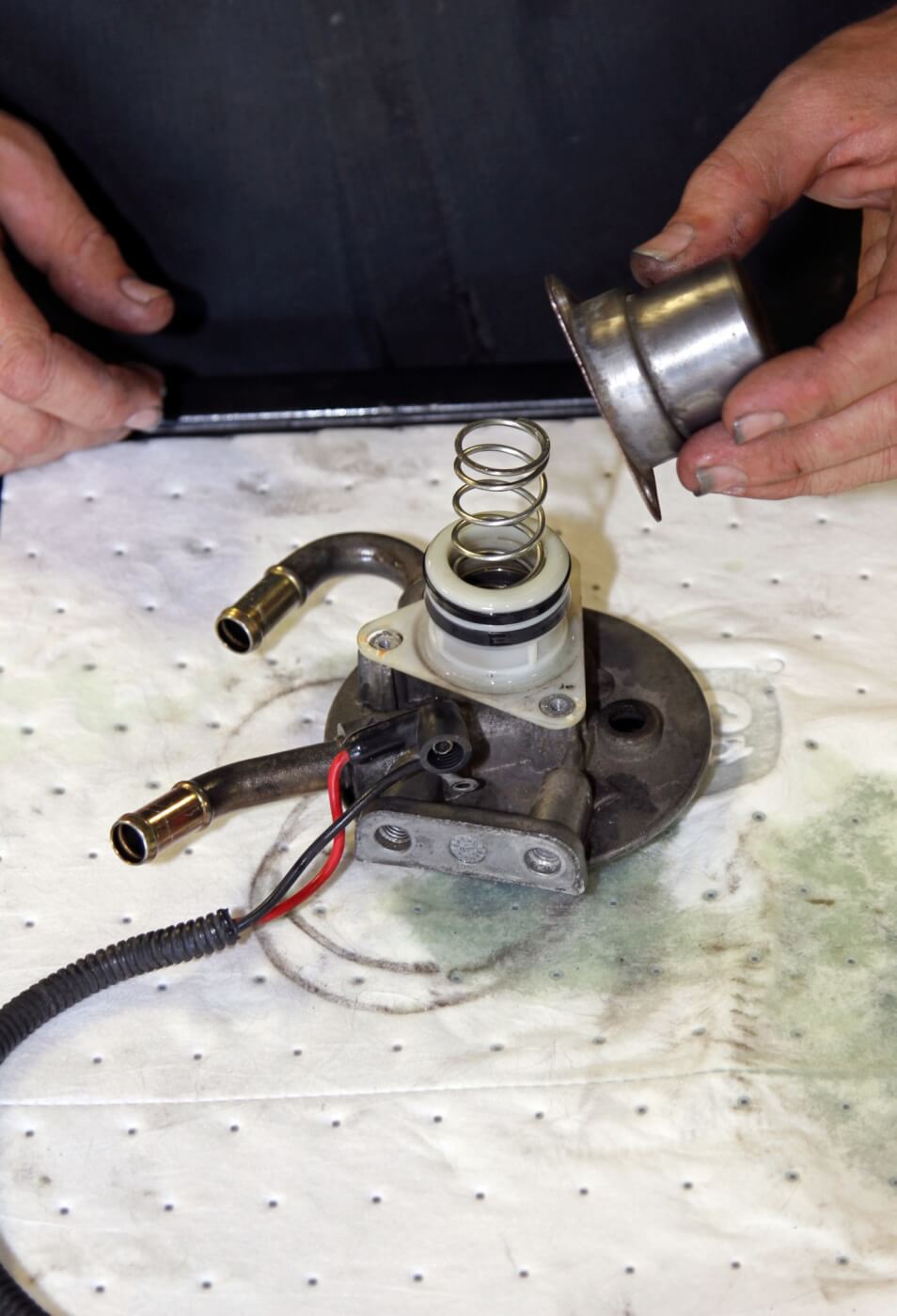 Fuel Filter Fix: Rebuilding A Leaky Duramax Head - Diesel World