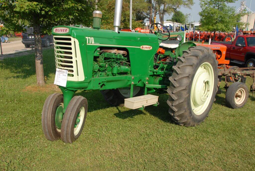 The Hundred Series: 1958 Oliver 770 Diesel Tractor - Diesel World