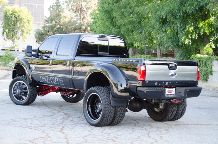 Ginormous F-450 With a One-Off Lift - Diesel World
