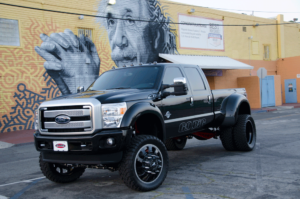 Ginormous F-450 With a One-Off Lift - Diesel World