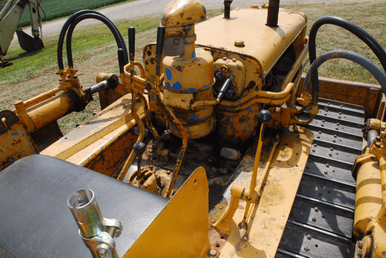 D2 Diesel Tractors: Caterpillar Crawlers - Diesel World