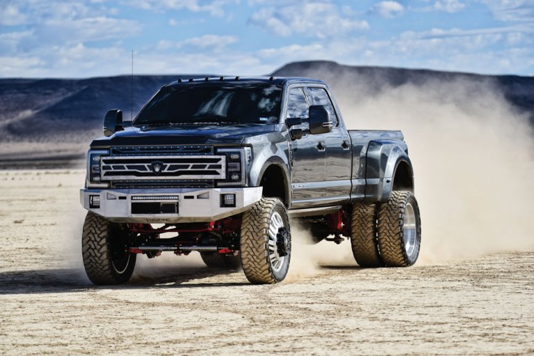 Ginormous F-450 With a One-Off Lift - Diesel World