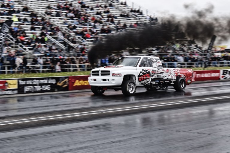 Flawless Fabrication: An F-450 Built with Pure Dedication - Diesel World