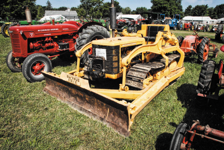 D2 Diesel Tractors: Caterpillar Crawlers - Diesel World