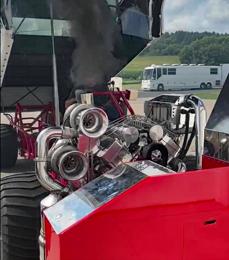 Vintage Smoke - Ford 6.9L IDI - Diesel World