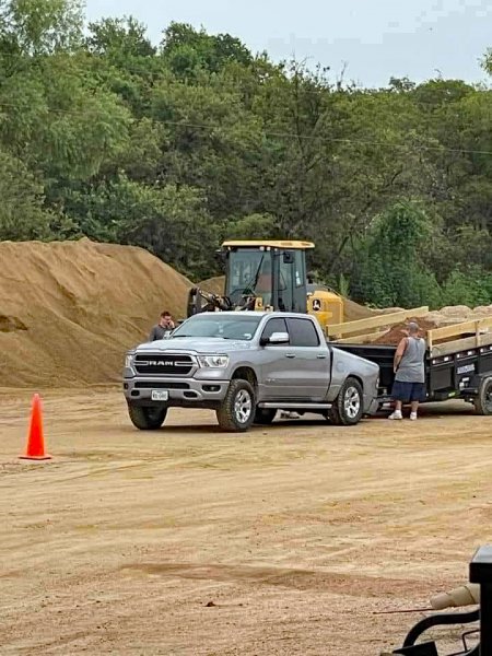 Flawless Fabrication: An F-450 Built with Pure Dedication