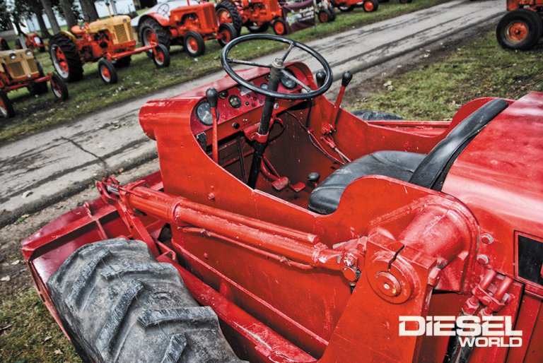 Tractor Talk - 1961 Case W5 Terraload’r - Diesel World