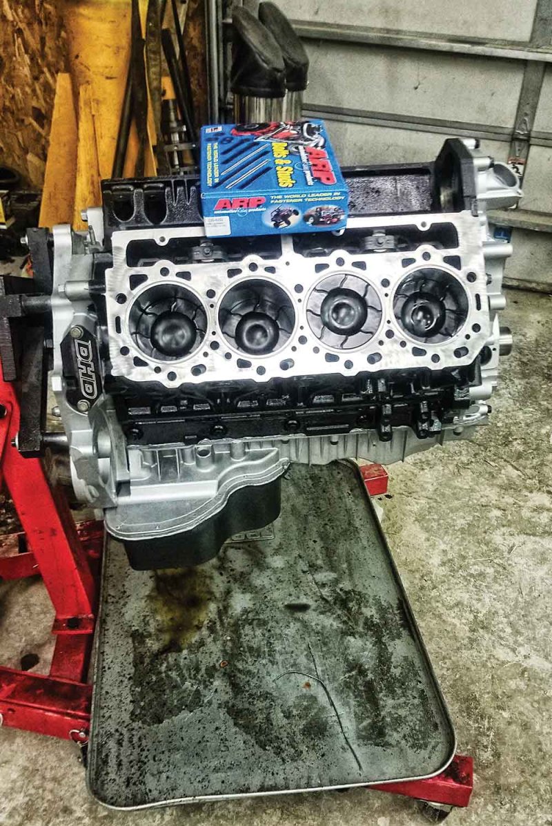 De-Stroked Duramax at a insane 7,800 High-RPM - Diesel World