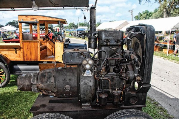 Legendary Diesel Engines | The International/Navistar DT466 - Diesel World