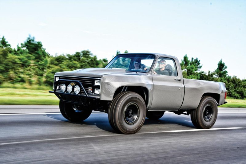 MODERN DURAMAX PRE-RUNNER - Diesel World