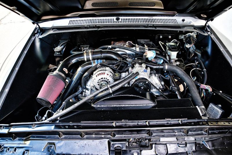 MODERN DURAMAX PRE-RUNNER - Diesel World