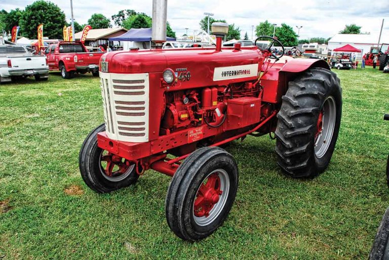 D2 Diesel Tractors: Caterpillar Crawlers - Diesel World